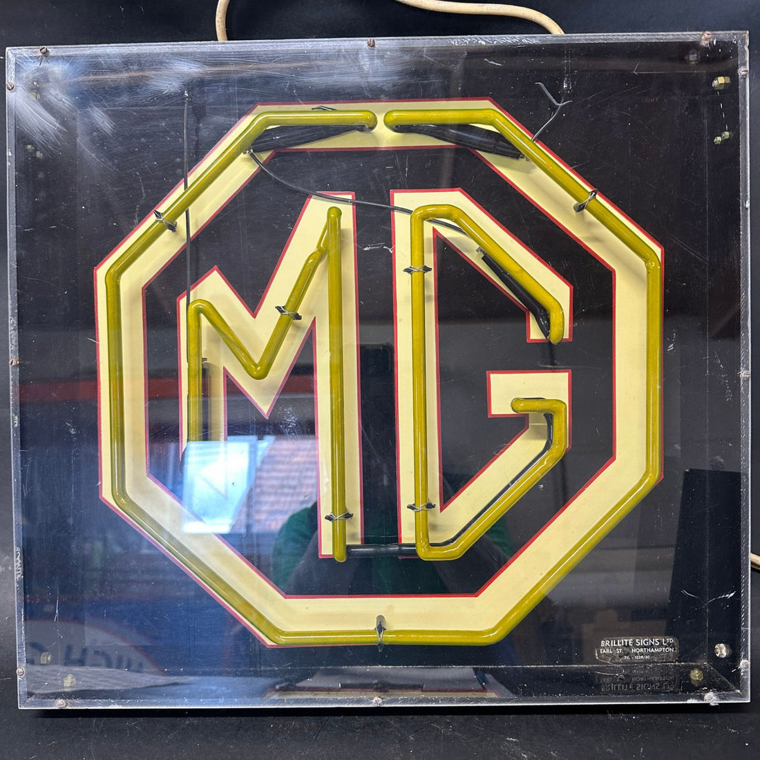 Original MG Dealer Neon Sign – Antique Signs